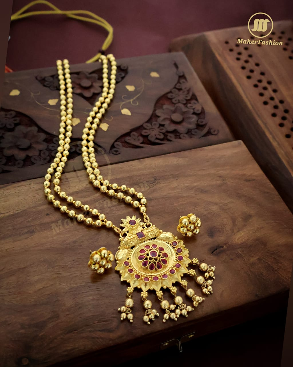 Half Moon Pendant Bormala